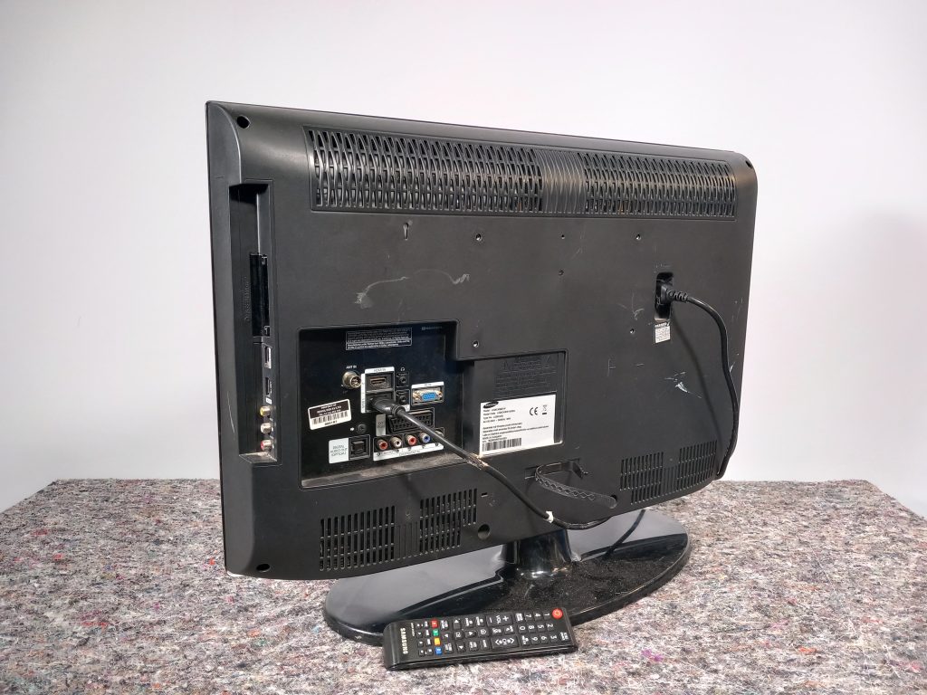 26" Samsung LE26C450E1W - Revolver AV