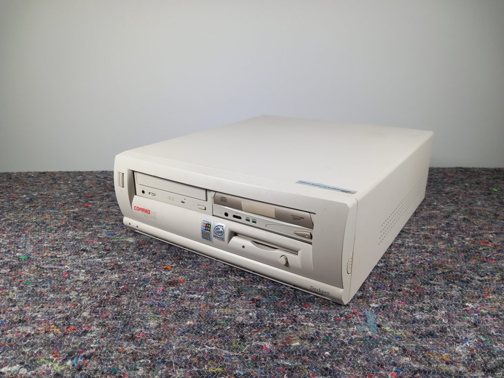 Compaq Deskpro type A - Revolver AV