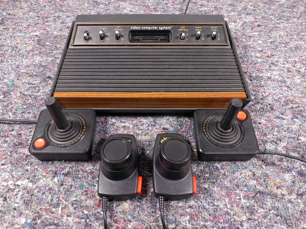 Atari CX-2600 - Revolver AV