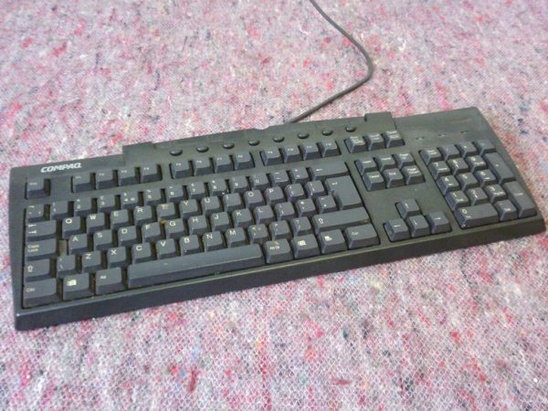 Compaq KB 9963 keyboard - Revolver AV