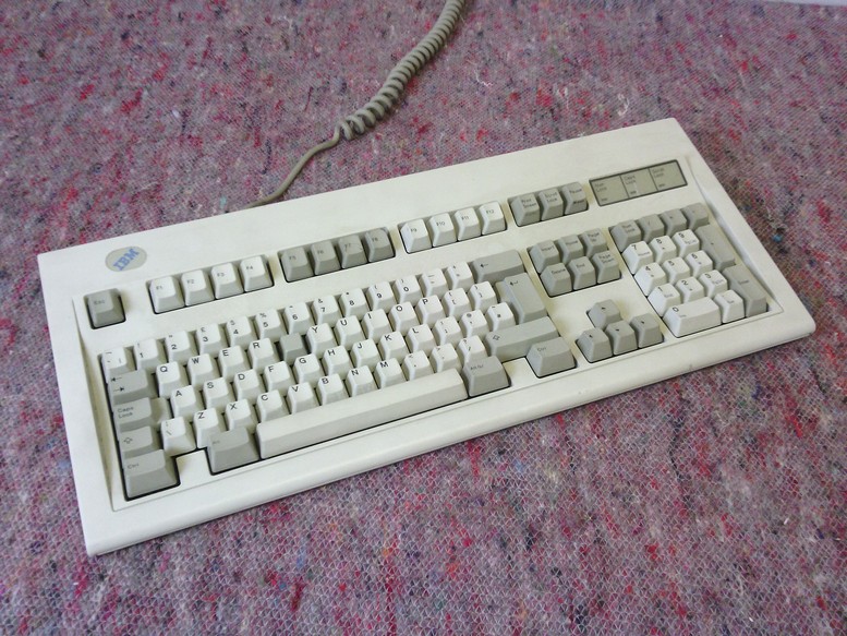 IBM white keyboard - Revolver AV