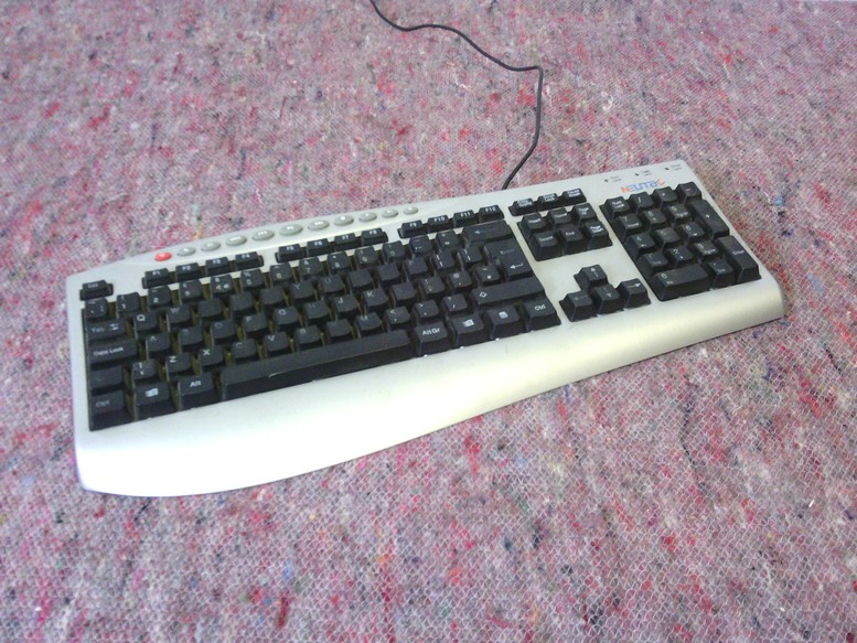 Neutac KMS3603 keyboard - Revolver AV