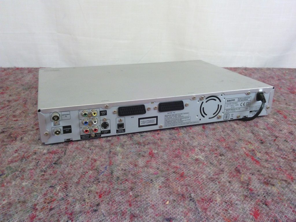 Sanyo DVD recorder - Revolver AV